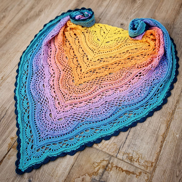 Ravelry: DarjeelingTea Shawl pattern by Red Teapot Atelier