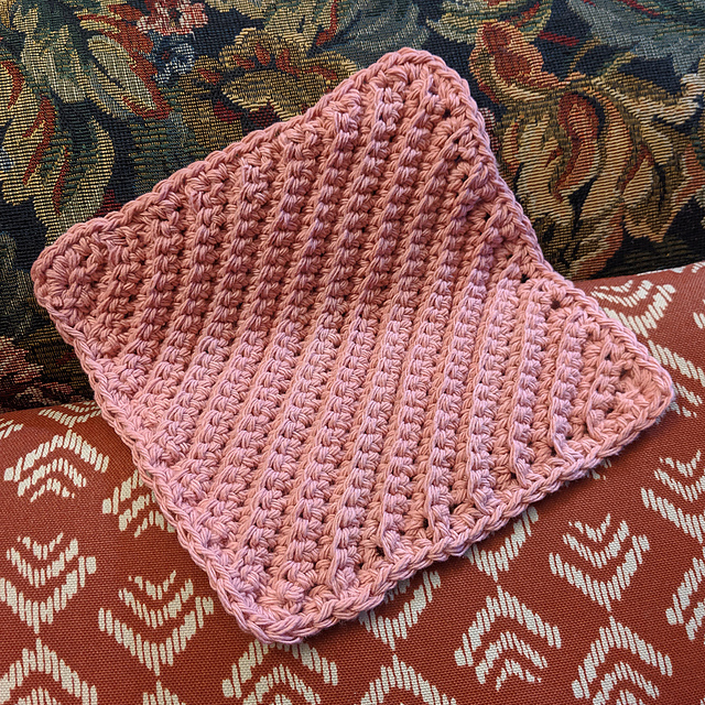 Ravelry: Retrofresh's Diagonal Dishcloth