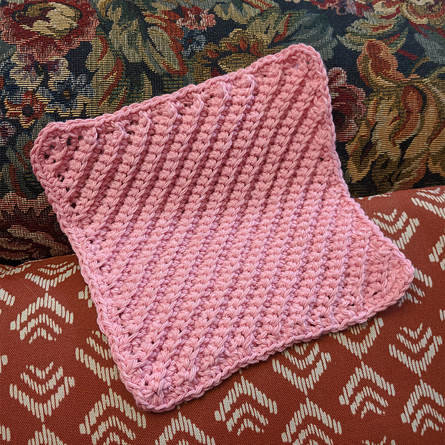 Ravelry: Retrofresh's Diagonal Dishcloth