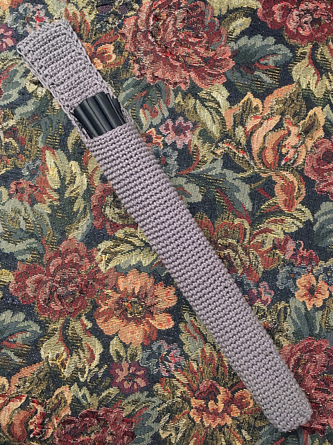 Ravelry: Belt Pouch for Hand Fan pattern by Sharon Cohen