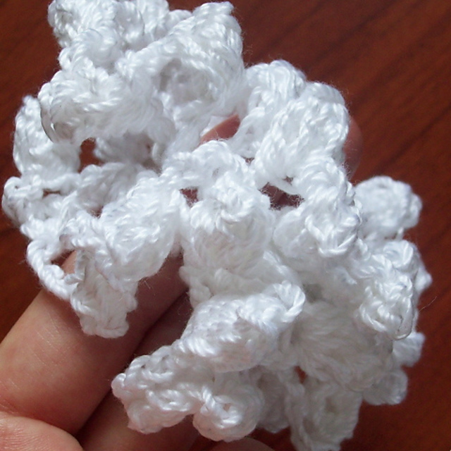 Ravelry: Popcorn Hair Scrunchie pattern by Rhelena