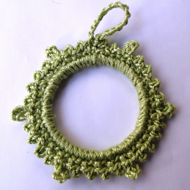 Ravelry: Picot Ornament pattern by Rhelena