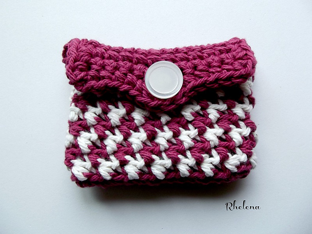 Ravelry: Alternating Card Sleeve pattern by Rhelena
