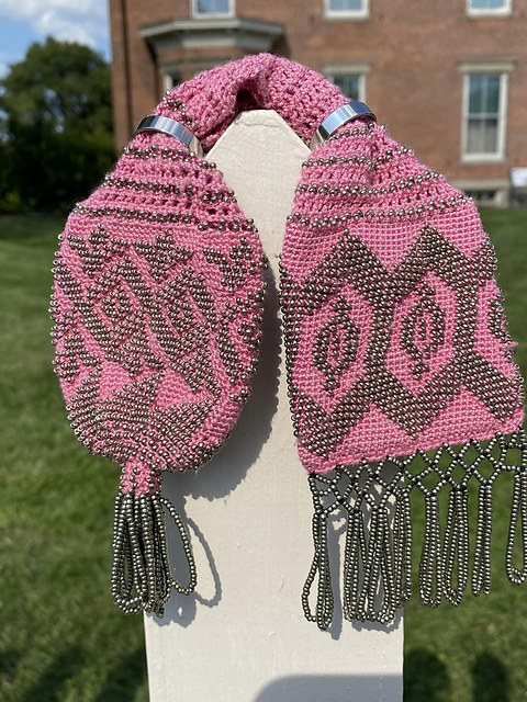 Ravelry: Geometric Miser Purse pattern by Jamie Quick & Brandy Foersch