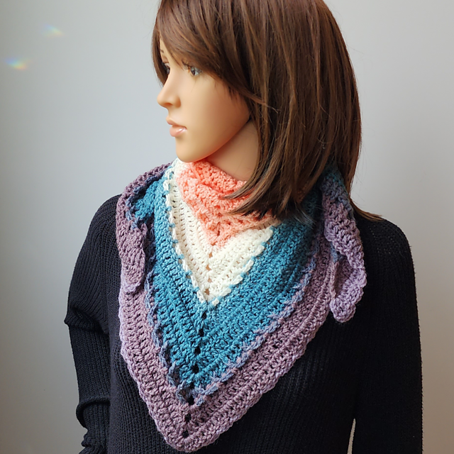 Ravelry: Pegasus Triangle Scarf pattern by Rhondda Mol (Oombawka Design)
