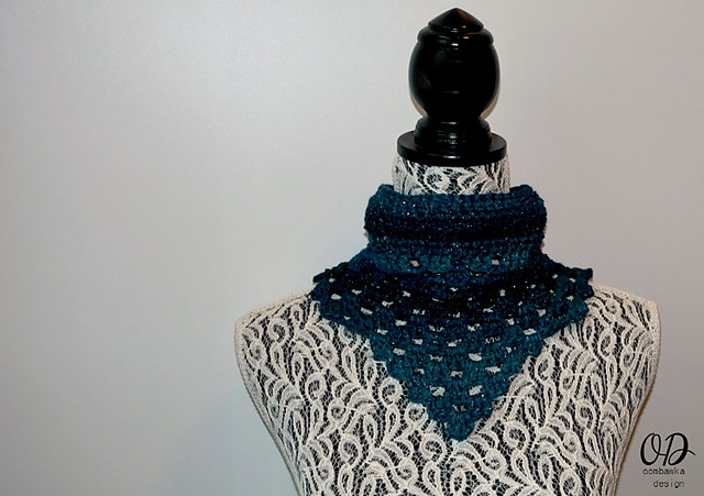 Ravelry: Winter Neckerchief pattern by Rhondda Mol (Oombawka Design)