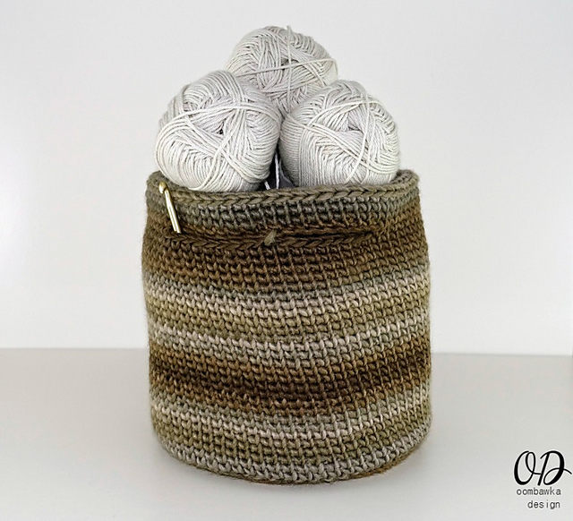 Ravelry: The Small Project Yarn Basket pattern by Rhondda Mol (Oombawka ...