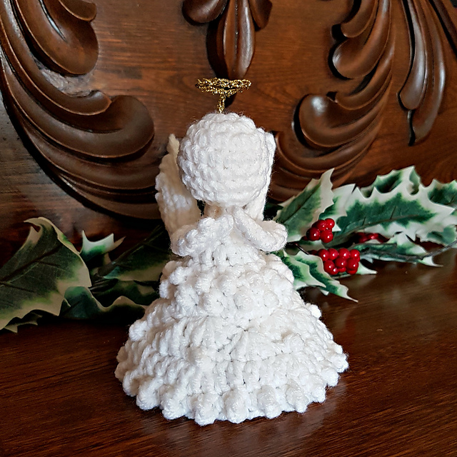 Ravelry: Peace on Earth Angel pattern by Rhondda Mol (Oombawka Design)