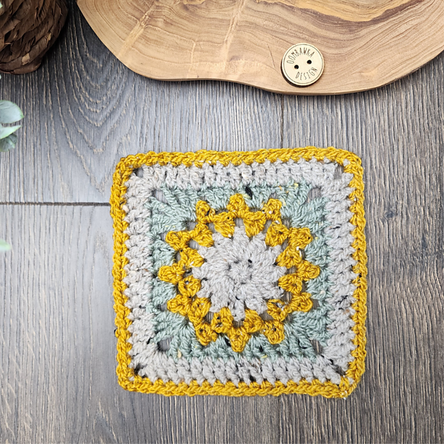 Ravelry: Sunday Granny Square pattern by Rhondda Mol (Oombawka Design)