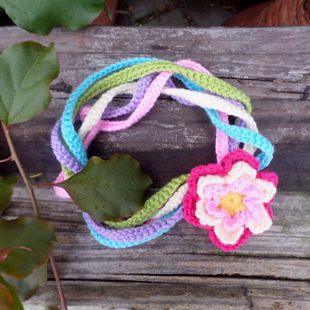 Ravelry: Rainbow String Flower Necklace pattern by Joanita Theron for ...