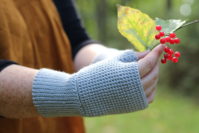 Ravelry: Thermal Fingerless Gloves pattern by Rich Textures Crochet