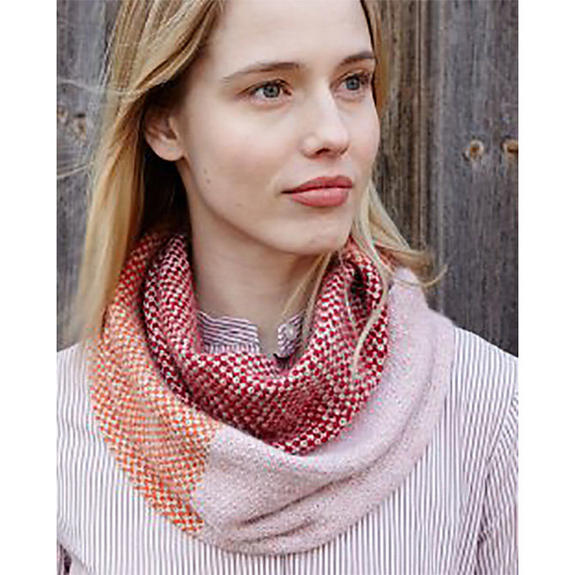 Ravelry: Chloe Cowl pattern by Debbie Bliss