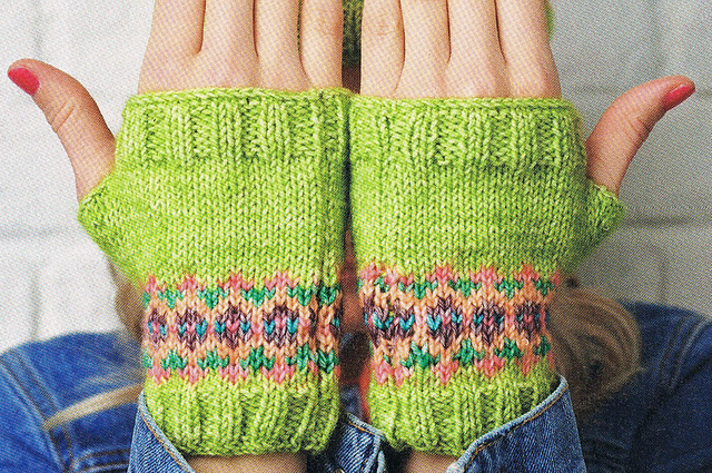 Ravelry: Spring cool mittens pattern by Sophie Jordan