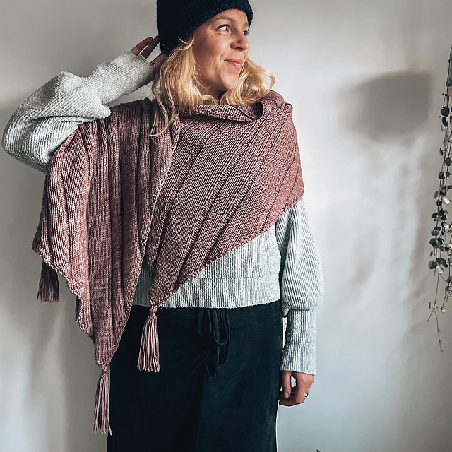 Ravelry: Marylin Wrap pattern by Rina Lehmann