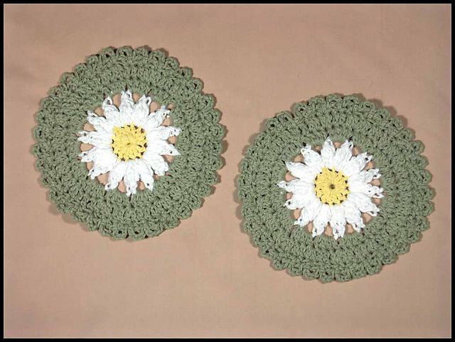 Ravelry: RitaMiller's Daisy Dishcloth