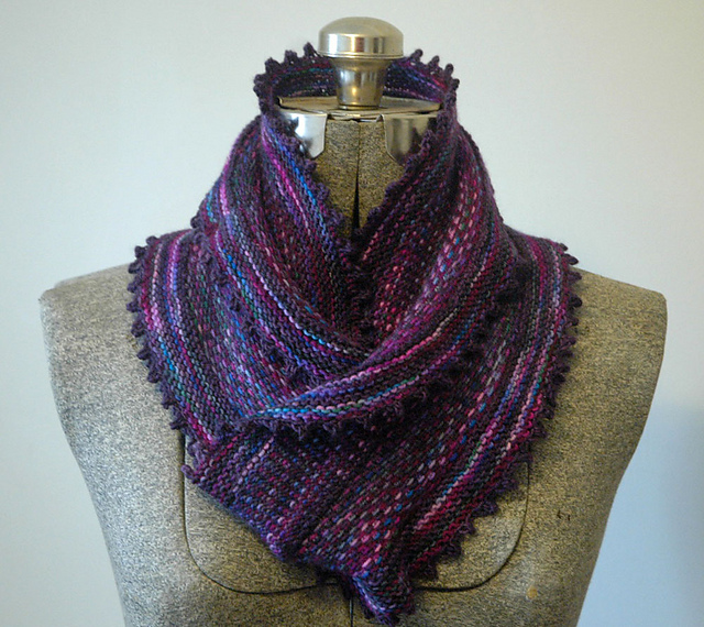 Ravelry: Linen Stitch Moebius Cowls pattern by Robyn Gallimore