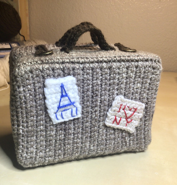 Ravelry: RockyBites' Mouse in a Suitcase