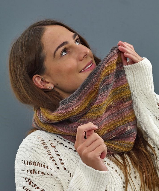 Ravelry: Heather and Bracken Cowl pattern by Becky Baker