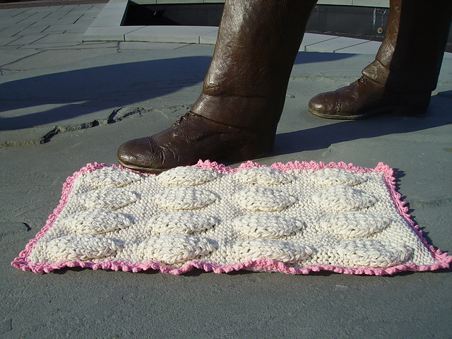 Ravelry: Puffy Diamonds Bath Mat pattern by Silvana Siddali