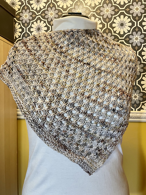 Ravelry: Boomerang Shawlette–Shawl pattern by Becca Goldthwaite