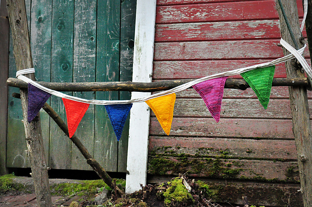 Ravelry: Farm Stand Flags (Knit) pattern by Sarah Young