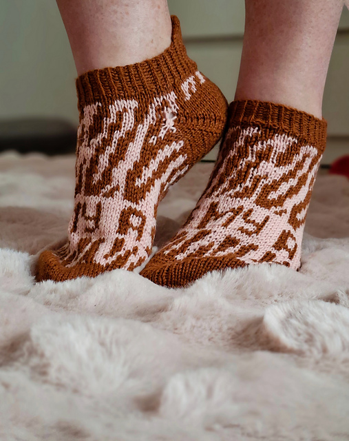 Ravelry: Kiss My pattern by Knitting with Rosettalydia