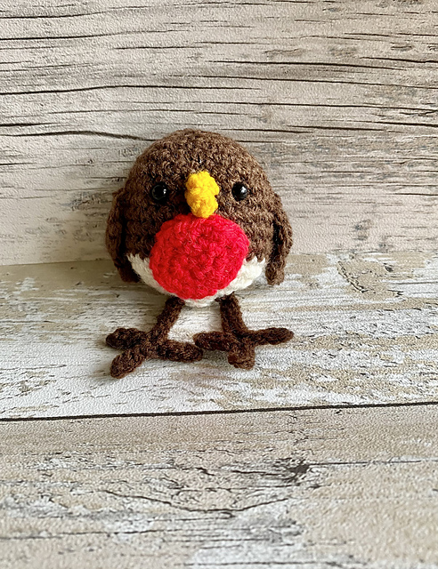 Ravelry: Cute Robin pattern by Helen Genney