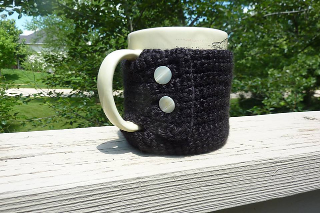 Ravelry: Buttoned Mug Cozy pattern by Tonya Rowe