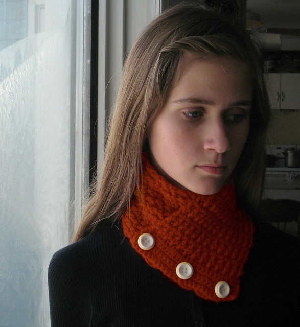 Ravelry: Button-Up Cowl pattern by Ruby Needles