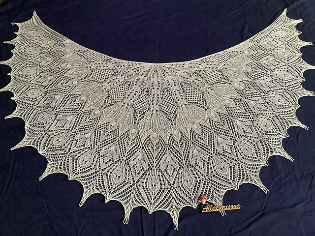 Ravelry: Gentle Dicenter pattern by Alla Borisova
