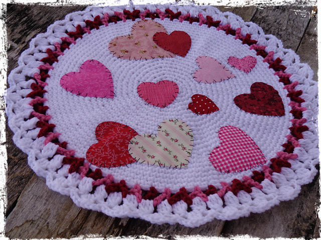 Ravelry: Valentine Table Topper pattern by Country Life in Crochet
