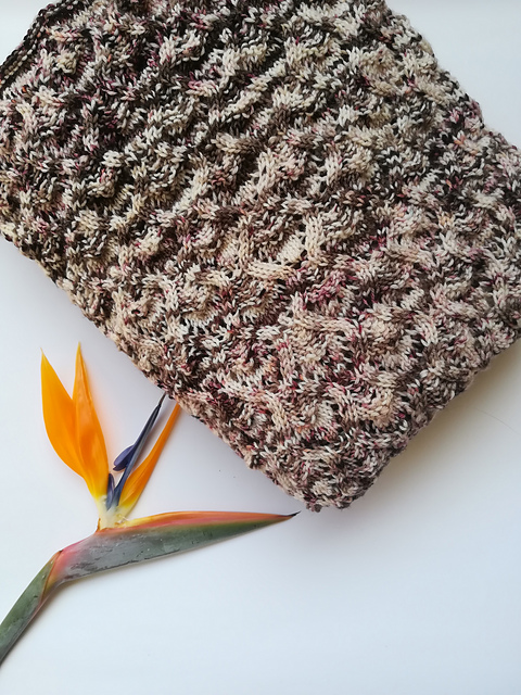 Ravelry: Puddle blanket pattern by Ruta Sab.