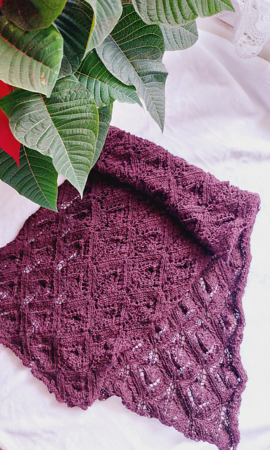 Ravelry: Incanto pattern by Ruta Sab.