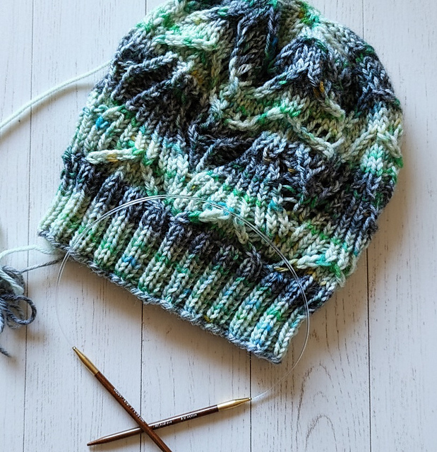 Ravelry: Winter lace hat pattern by Ruta Sab.