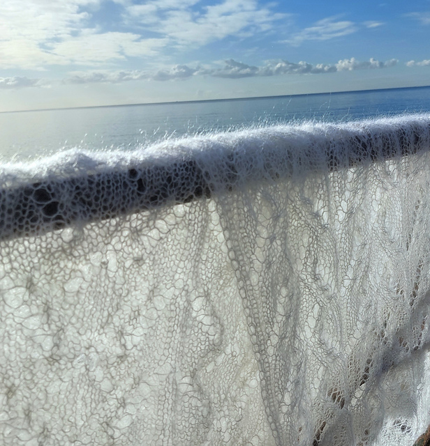 Ravelry: Snowy peaks pattern by Ruta Sab.
