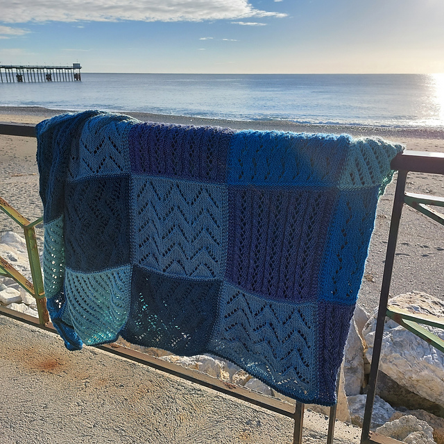 Ravelry: Cozy squares pattern by Ruta Sab.