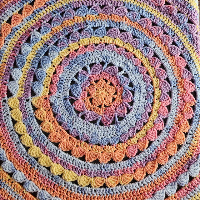 Ravelry: Nova pattern by Rebecca Wicenzcik