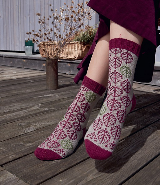 Ravelry: Reelika pattern by Sarah Prieur - Sapri DESIGN