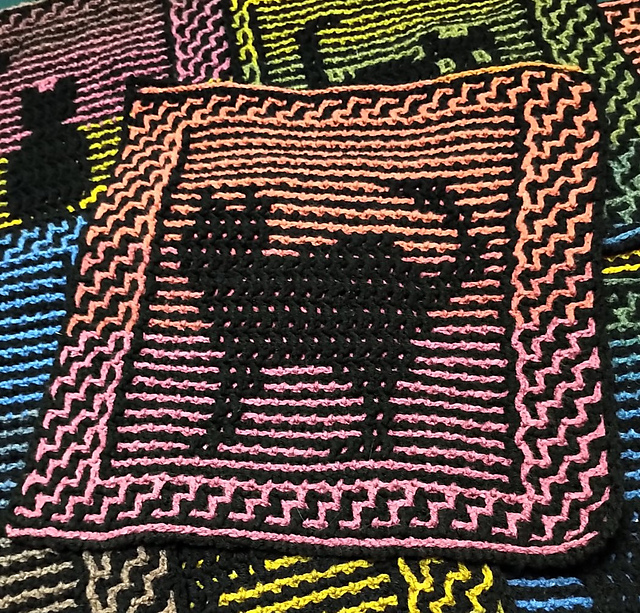 Ravelry: Interlocking Cats#3 Who Me pattern by Redneck Barbie