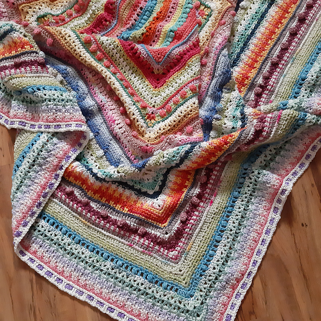 Ravelry: Scrappy Throw pattern by Annamarie Esterhuizen