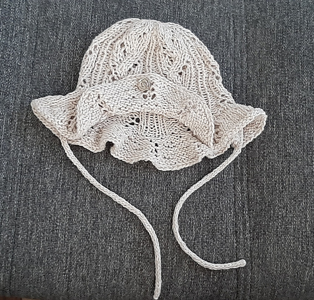 Ravelry: Solhatt Sunshine pattern by Sarah L.