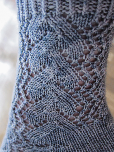 Ravelry: Tiny Waves pattern by La Maison de Saba