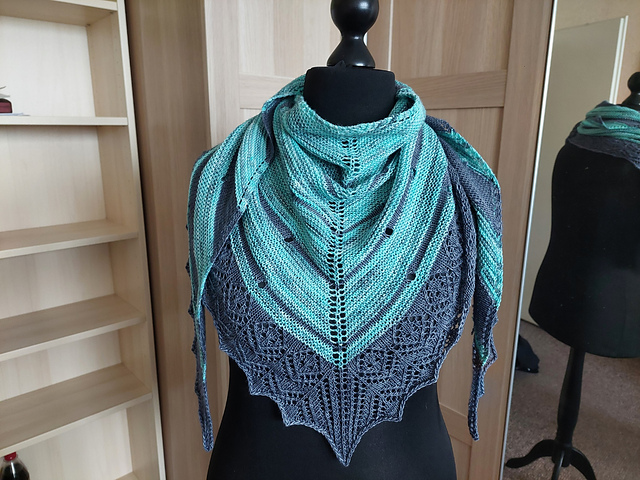 Ravelry: Arwen Triangle pattern by Sabina Wollenheit