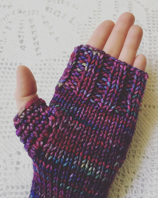 Ravelry: The Elsie Mitts pattern by CJ Brady