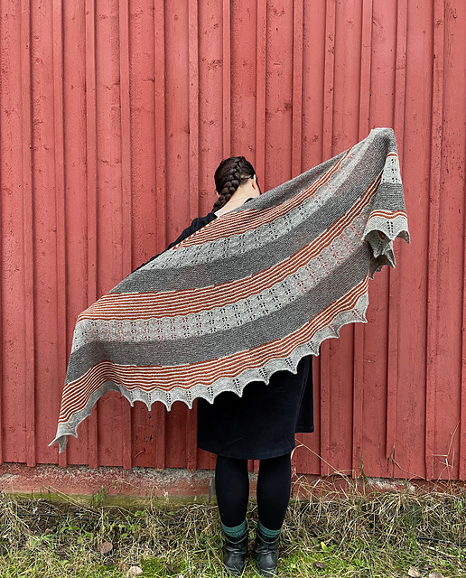 Ravelry: Hopeatiuku pattern by Heidi Alander