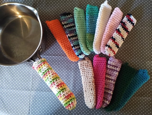 Ravelry: Pot Handle Cover pattern by Shelby Seale