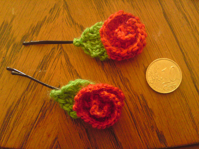 Ravelry: Rose pins pattern by Sarah Kim Tenbuecken