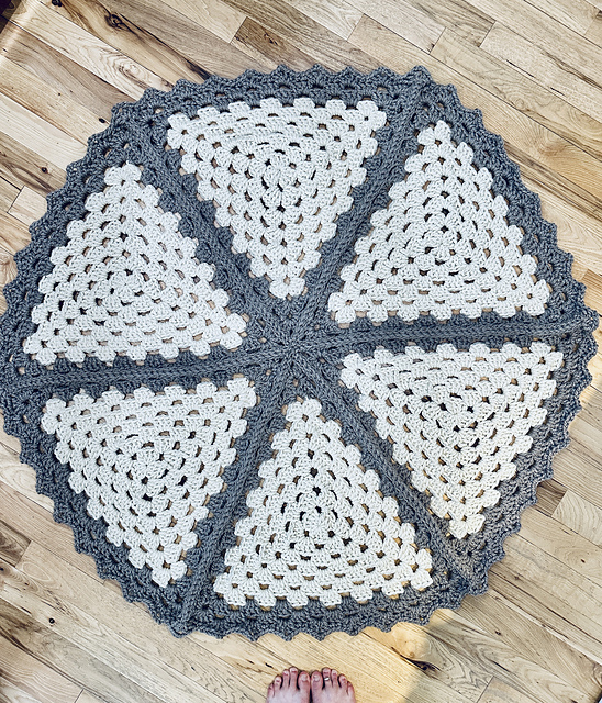 Ravelry: Granny Triangle Throw pattern by Salena Baca