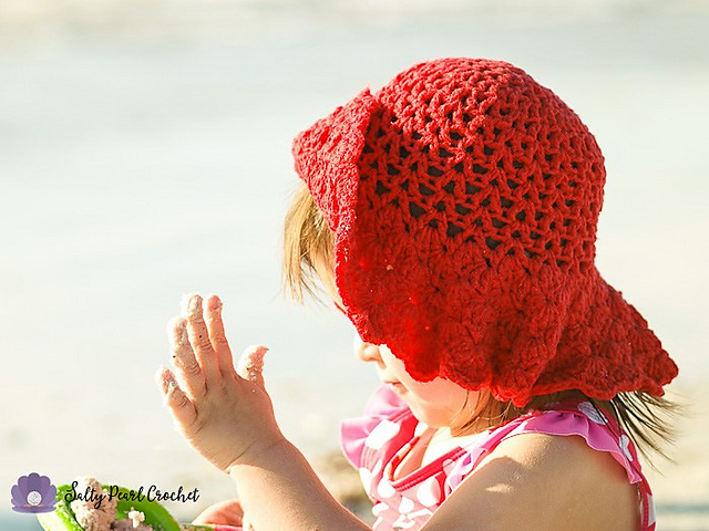 Ravelry: Scalloped Toddler Beach Hat pattern by Katie Clary