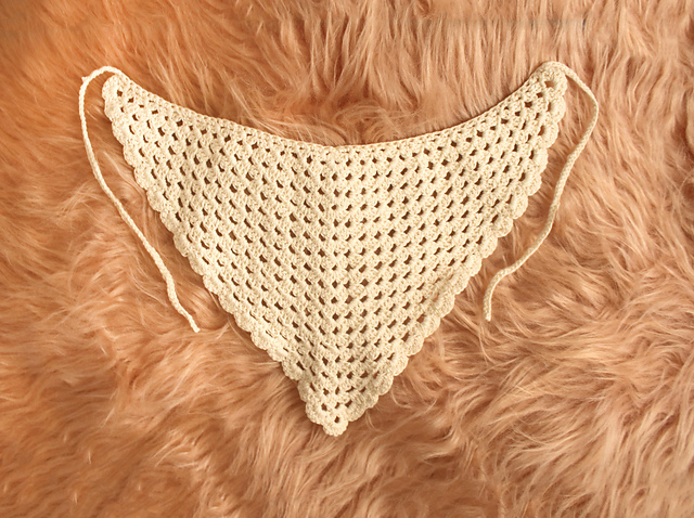 Ravelry: Cottagecore Bandana pattern by Sam Tavares